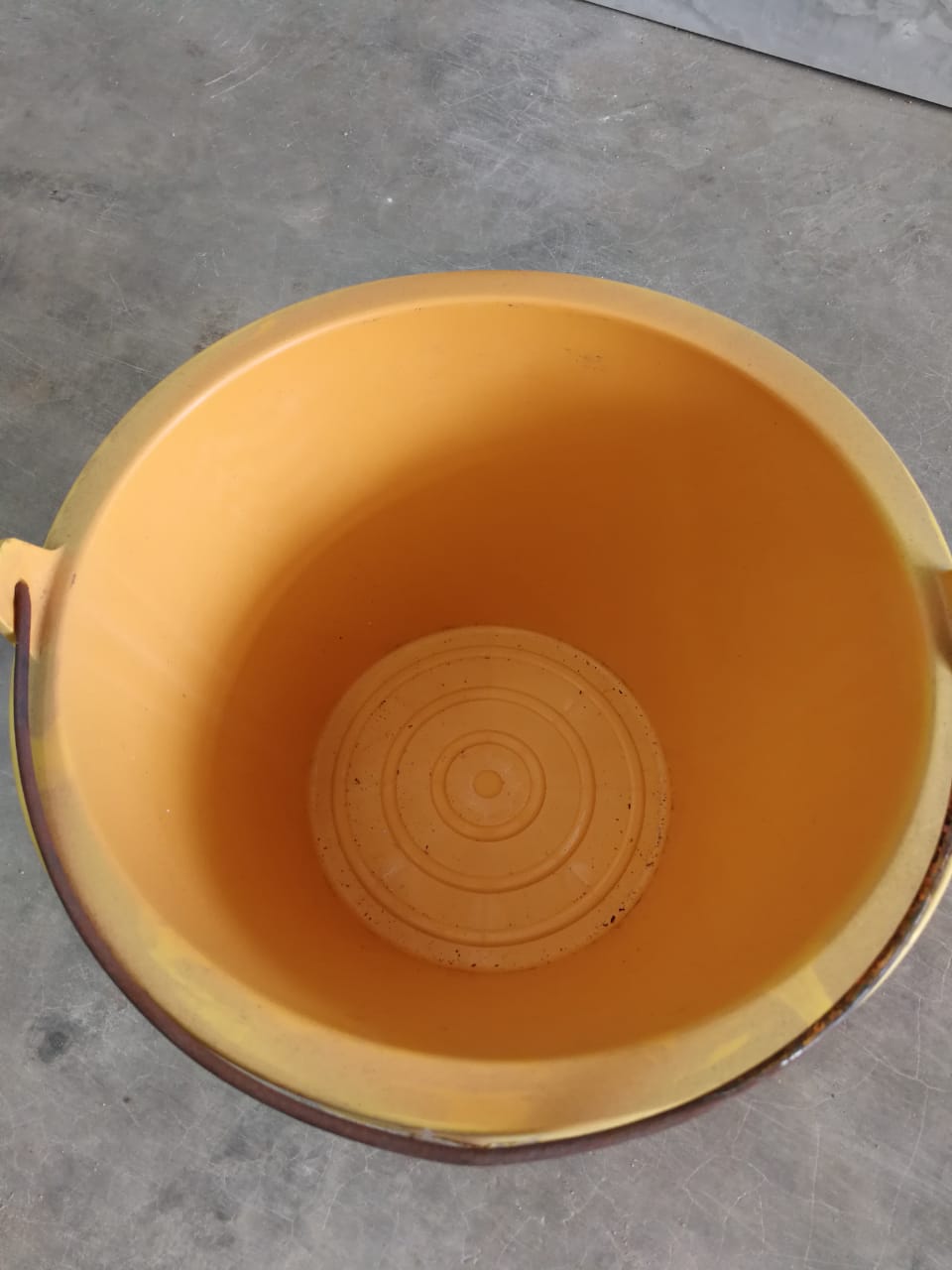 Ember cor kuning | SIPLah