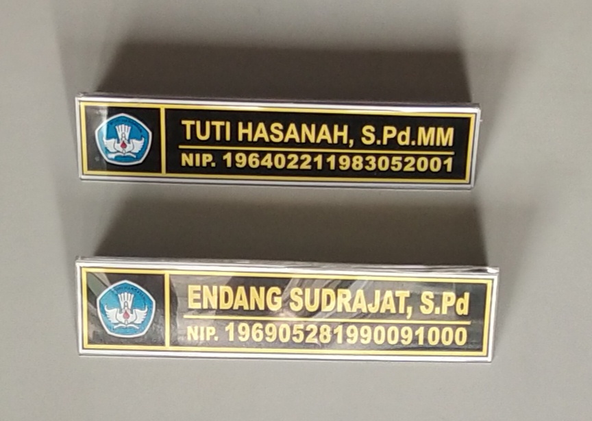 Name Table atau Papan Nama diatas Meja | SIPLah