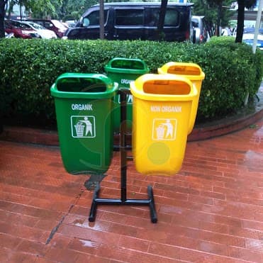 106 / Tempat Sampah Basah Kering Bahan Galvanis | SIPLah