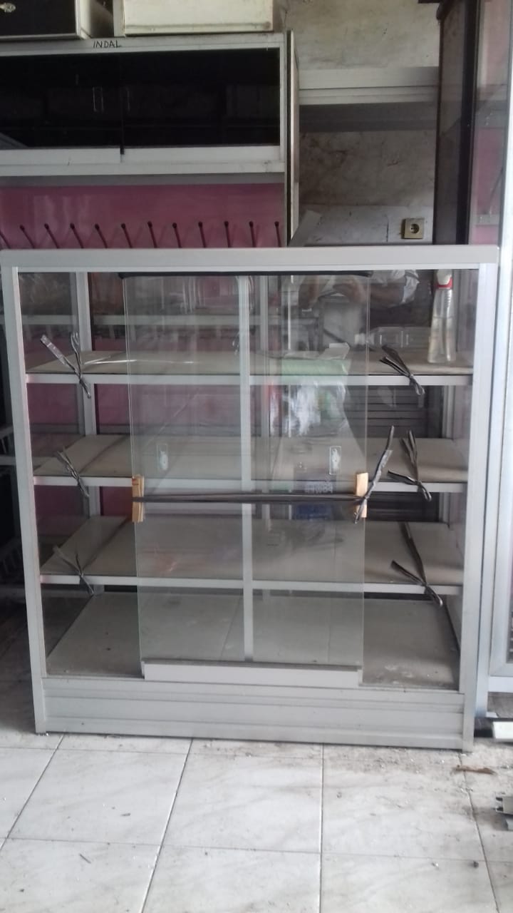 Etalase Kaca 2 Meter | SIPLah