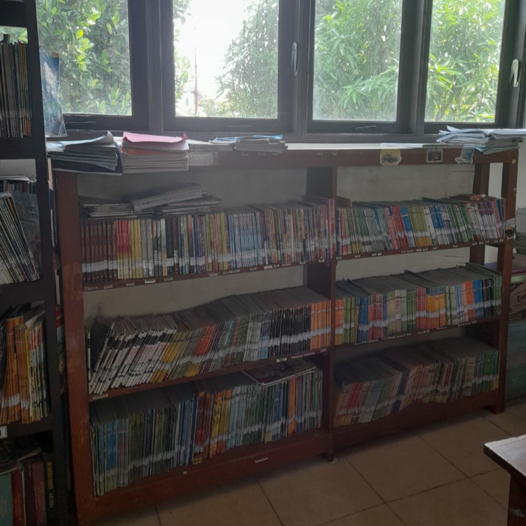 Rak buku perpustakaan | SIPLah
