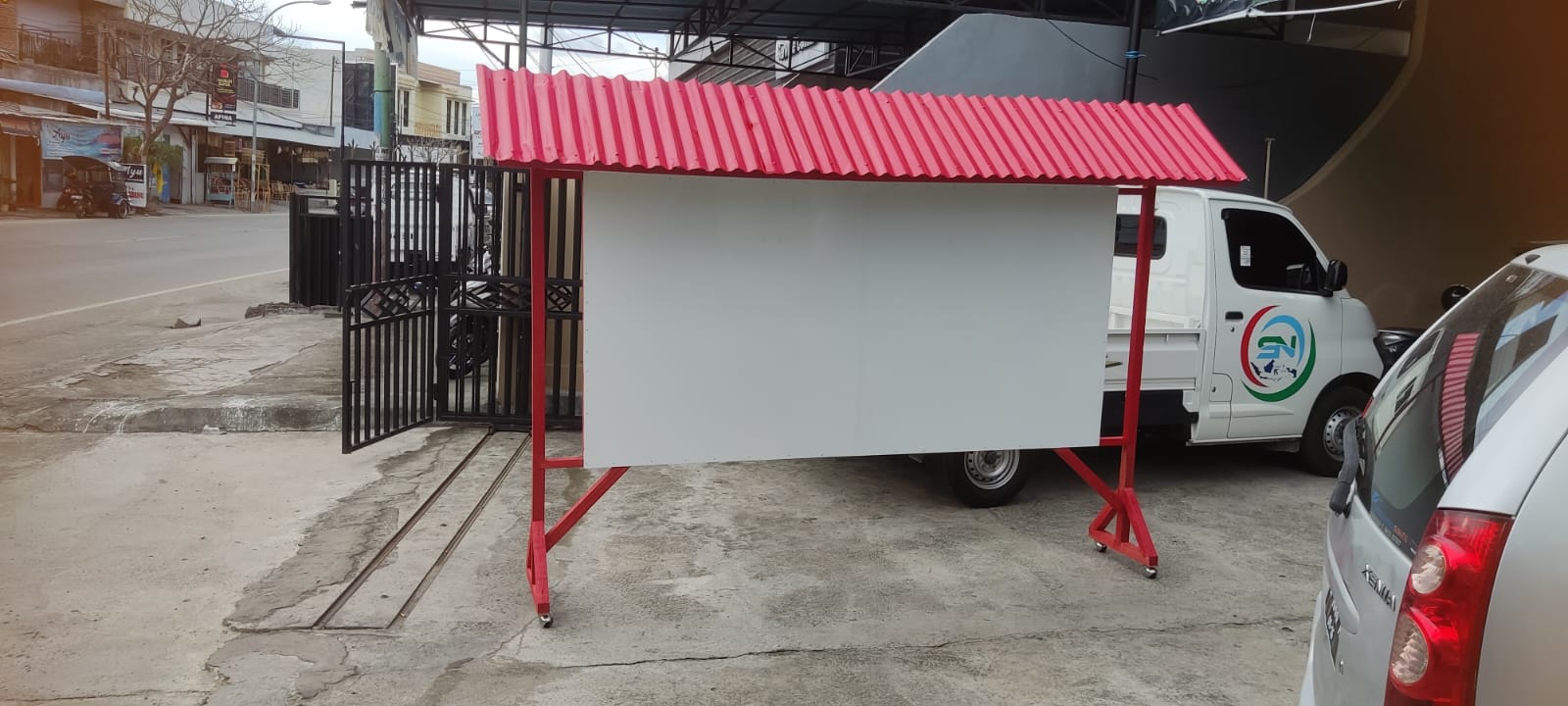 Papan Pengumuman Outdoor Roda | SIPLah