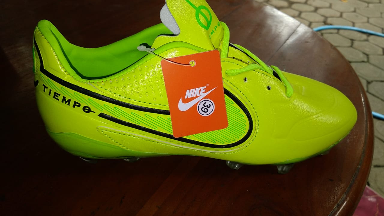 sepatu sepak bola anak SD | SIPLah sepatu sepak bola anak SD | SIPLah