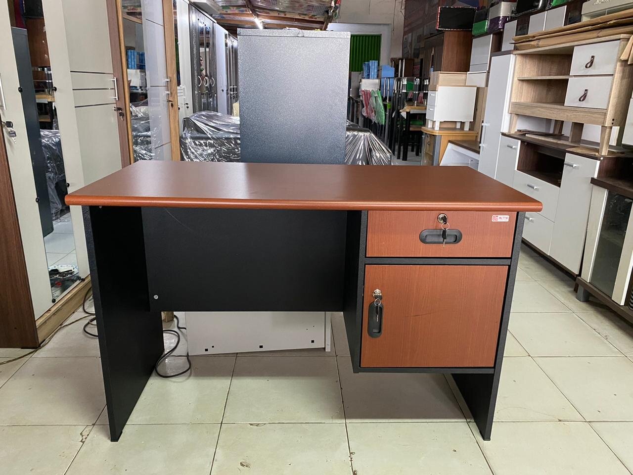 1 SET MEJA GURU | SIPLah