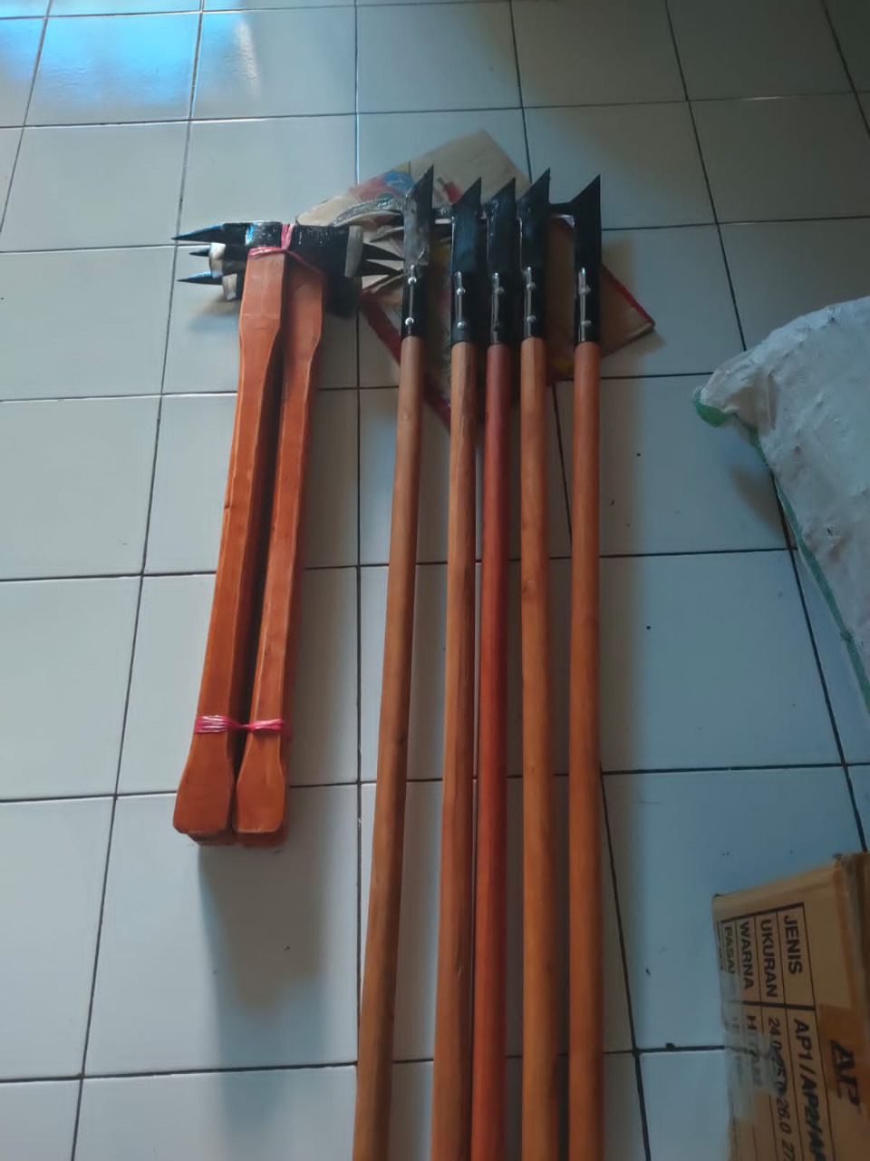 Alat Pengait ( hooks) Gancu - Alat Pemadam Kebakaran Hutan | SIPLah