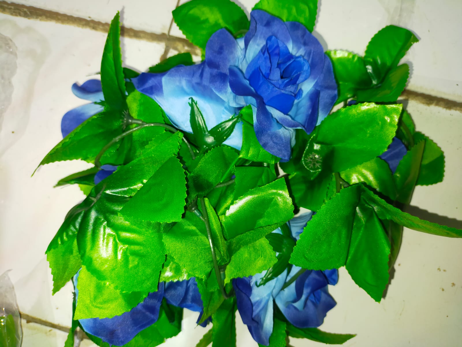 BUNGA PLASTIK RAMBAT MAWAR BESAR BIRU | SIPLah