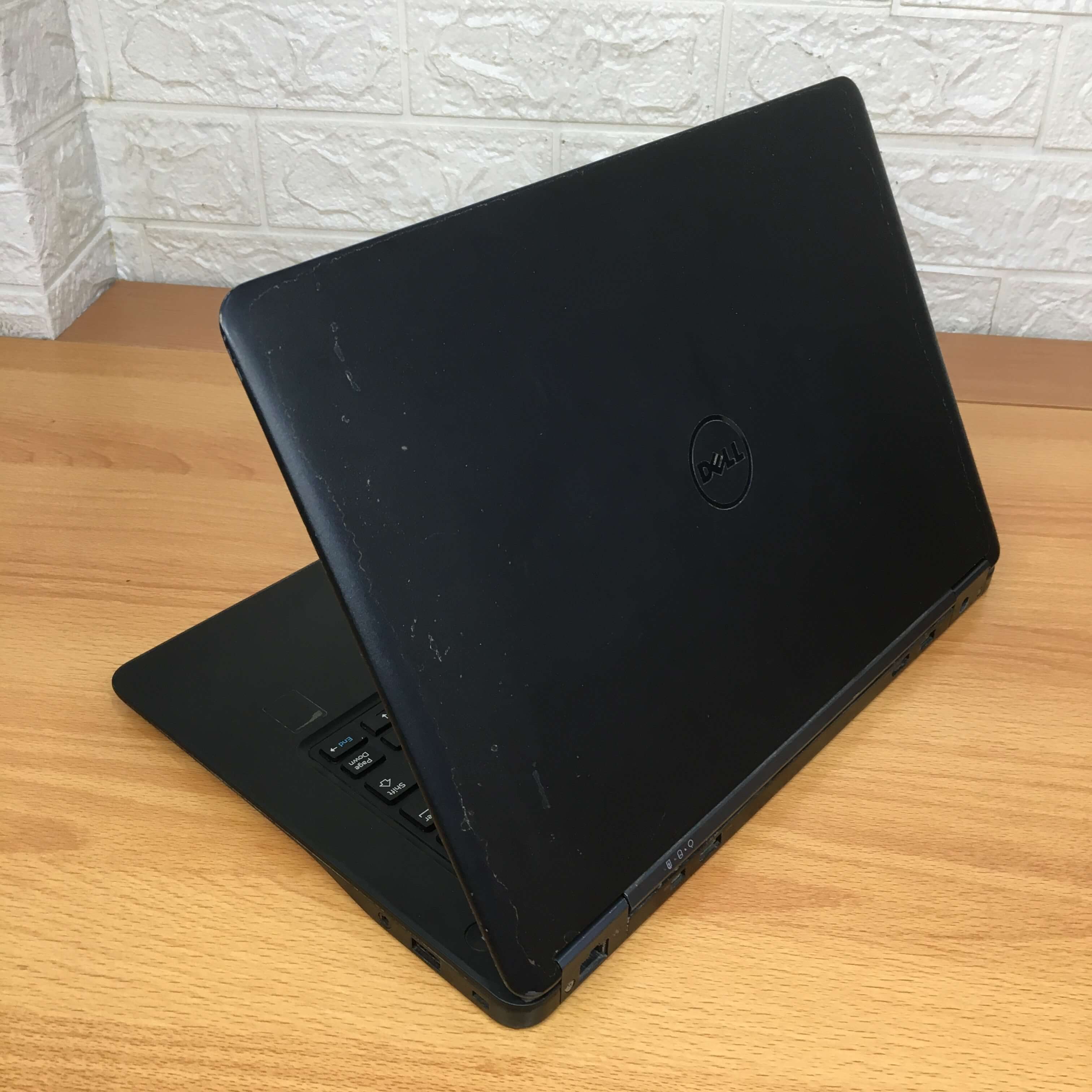 Laptop Dell Latitude E7450 Core i5 Gen 5 RAM 8GB SSD SSD 256GB Murah | SIPLah