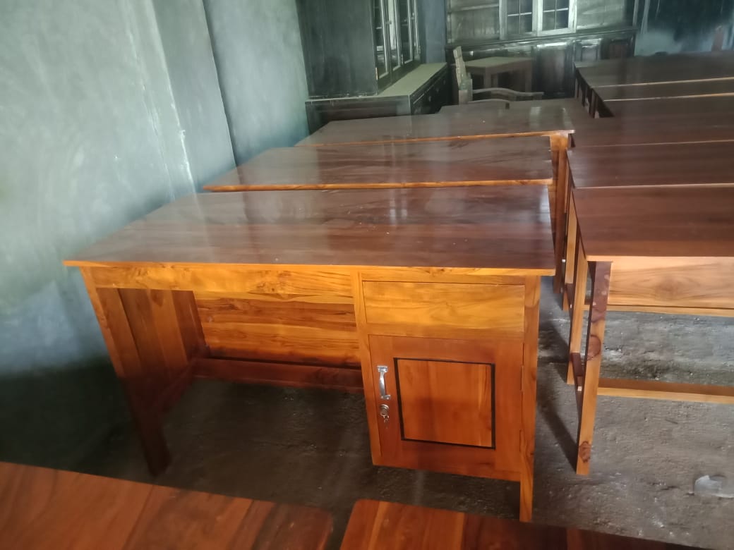 Meja Guru Kayu Jati | SIPLah